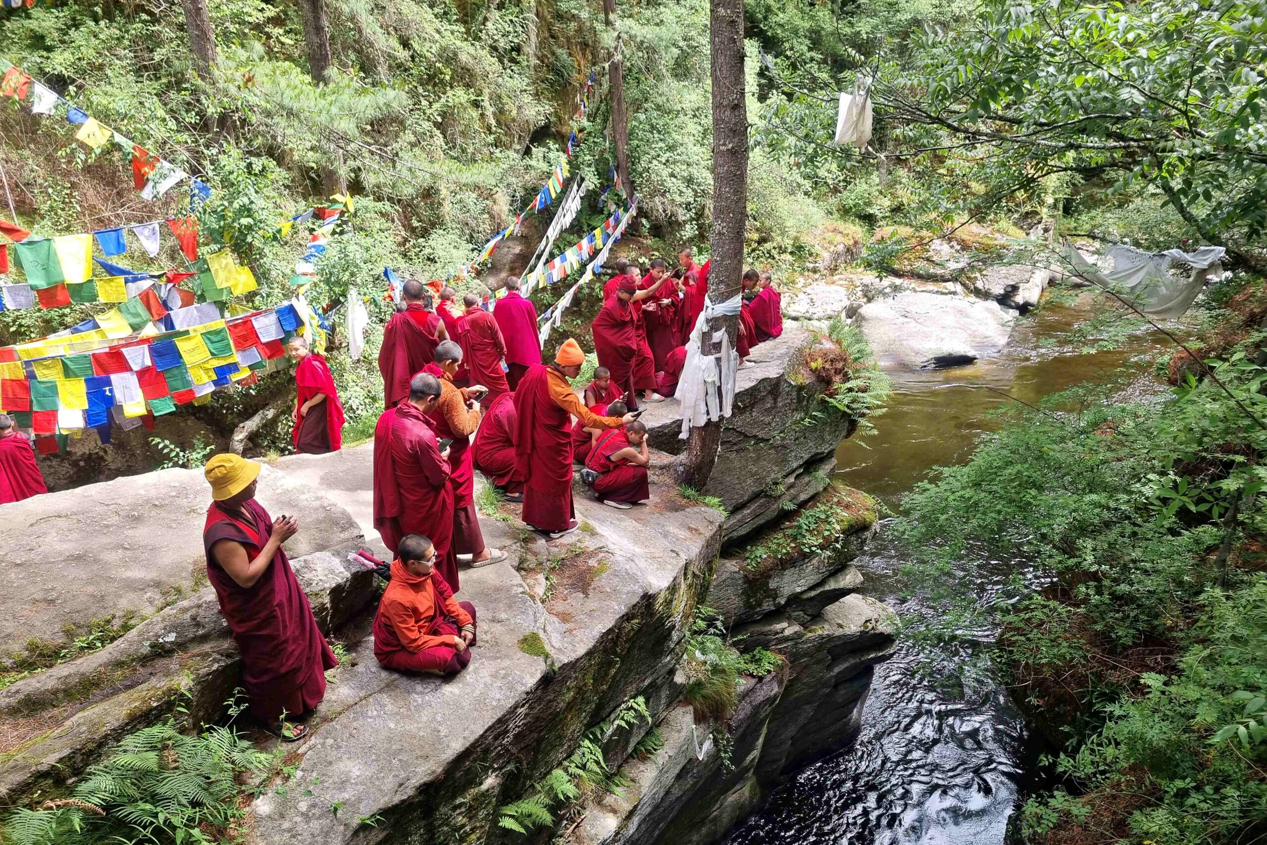 Burning Lake Bhutan 600x400 - Fleewinter